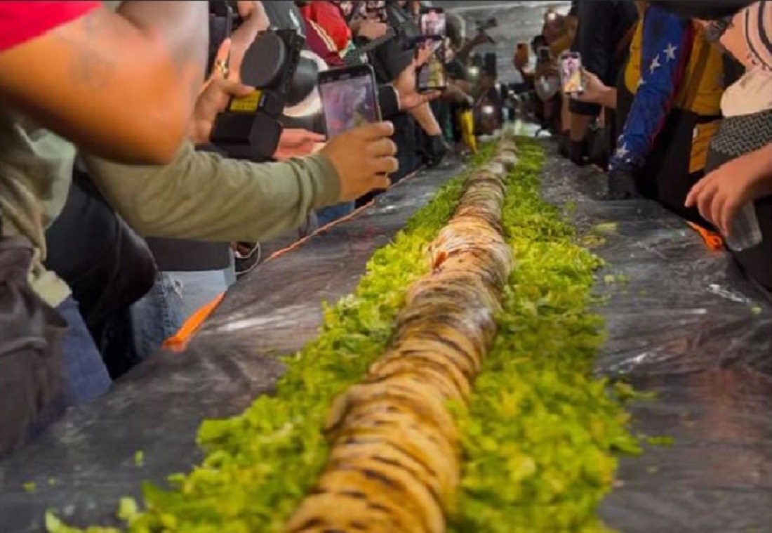 Rompen Récord Guinness con el shawarma más grande del mundo (+Videos)