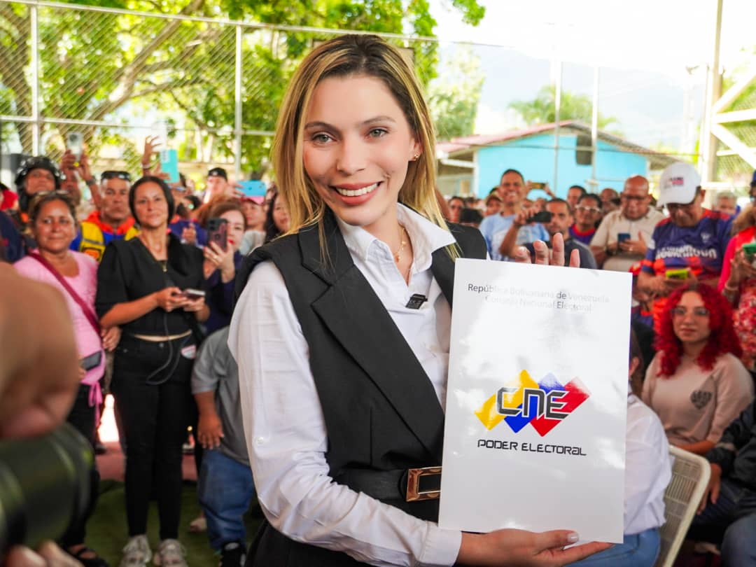 Alcaldesa electa Elizabeth Niño recibió Credencial del CNE